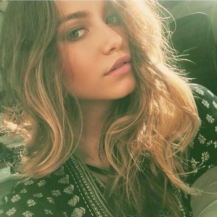 Sofia Reyes | Scrolller