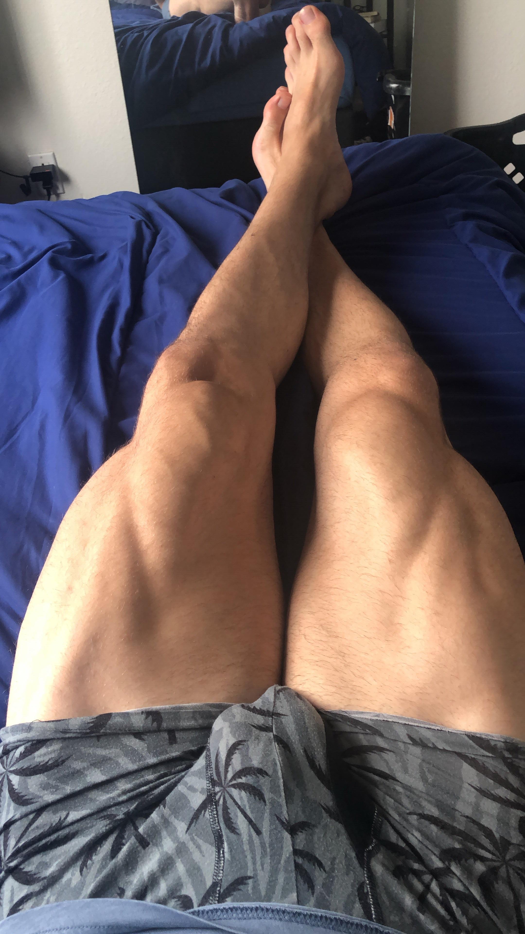 Soft bulge, hard legs | Scrolller