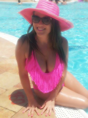 Soft focus, pink and frilly | Scrolller