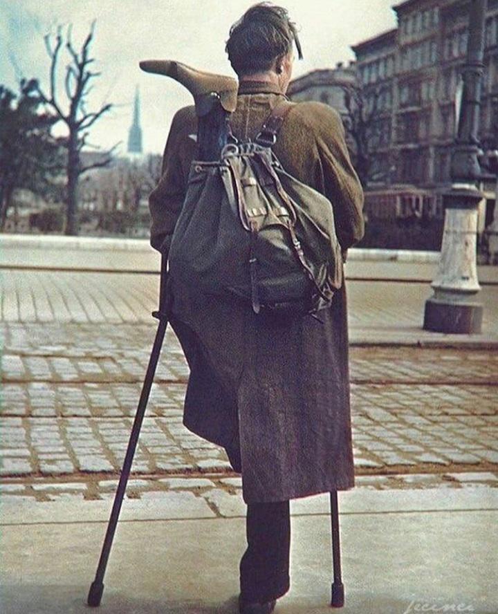 Soldier returning from WW2 (minus a leg) | Scrolller