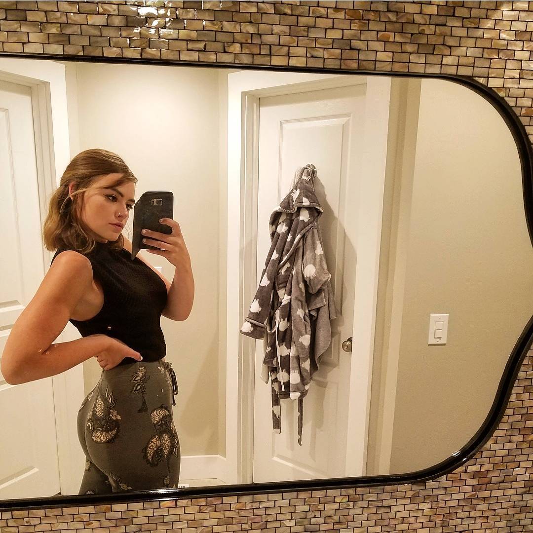 Solid Selfie | Scrolller