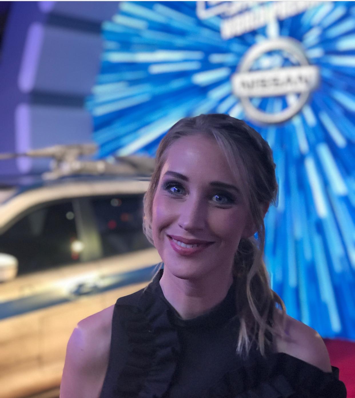 SOLO premiere — Maude Garrett | Scrolller
