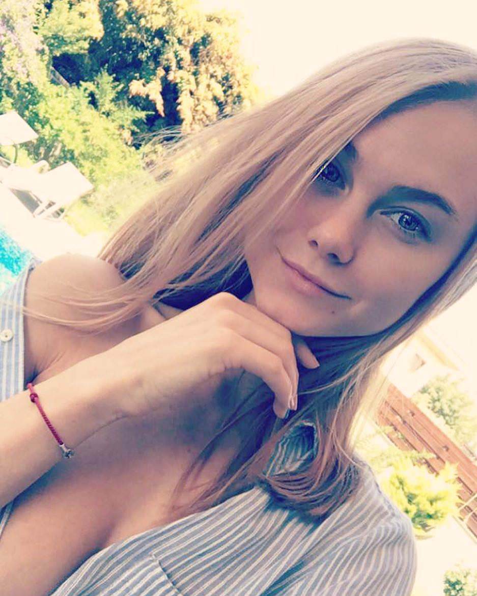 Some guys say I have a fantastic ass for such a petite bae.. What do ...