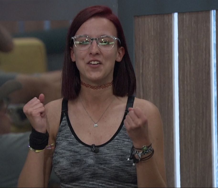 Some screencaps of Nicole looking hot in a sports bra and leggings | Scrolller