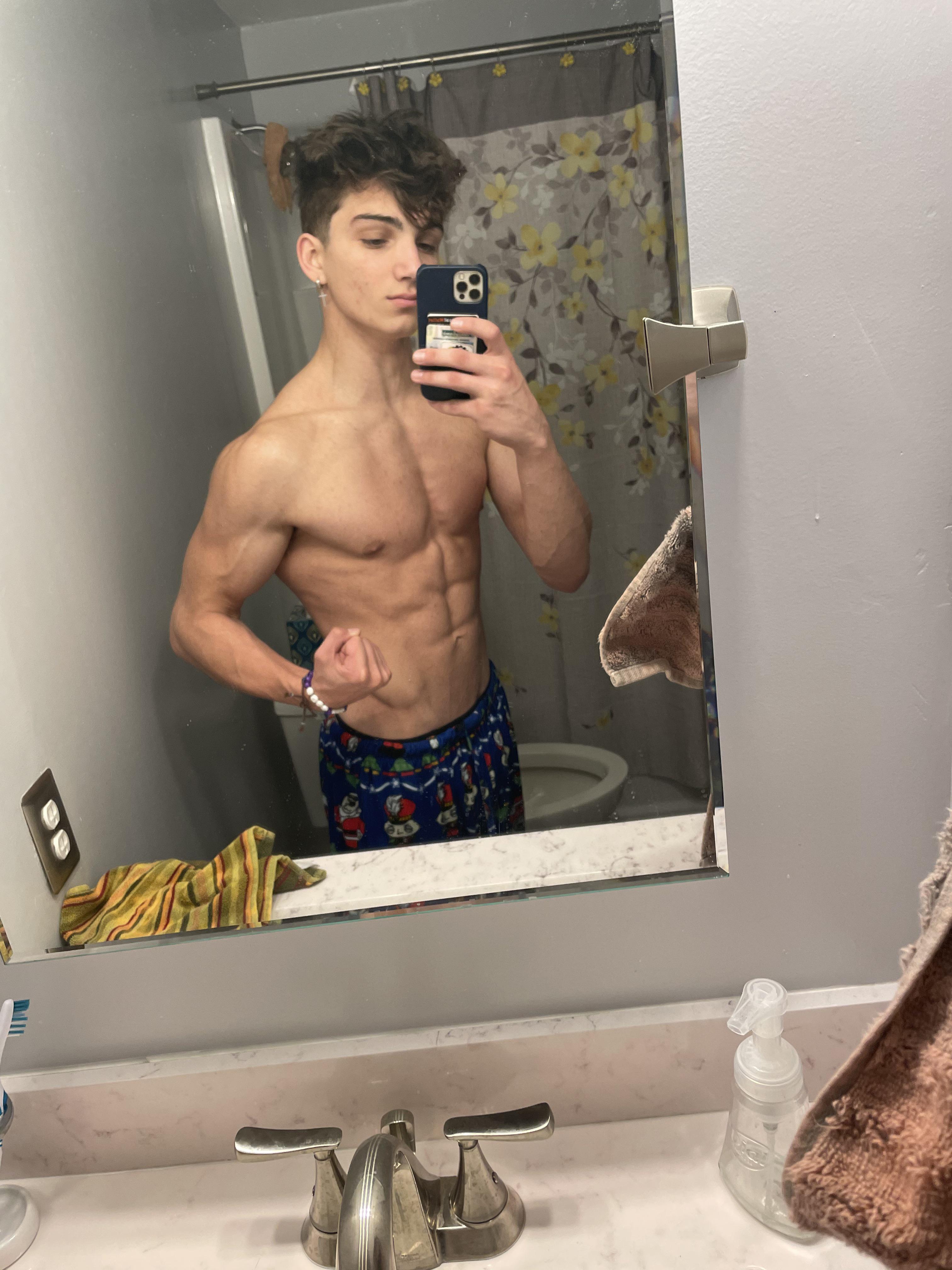 Someone Come Lick My Abs Scrolller