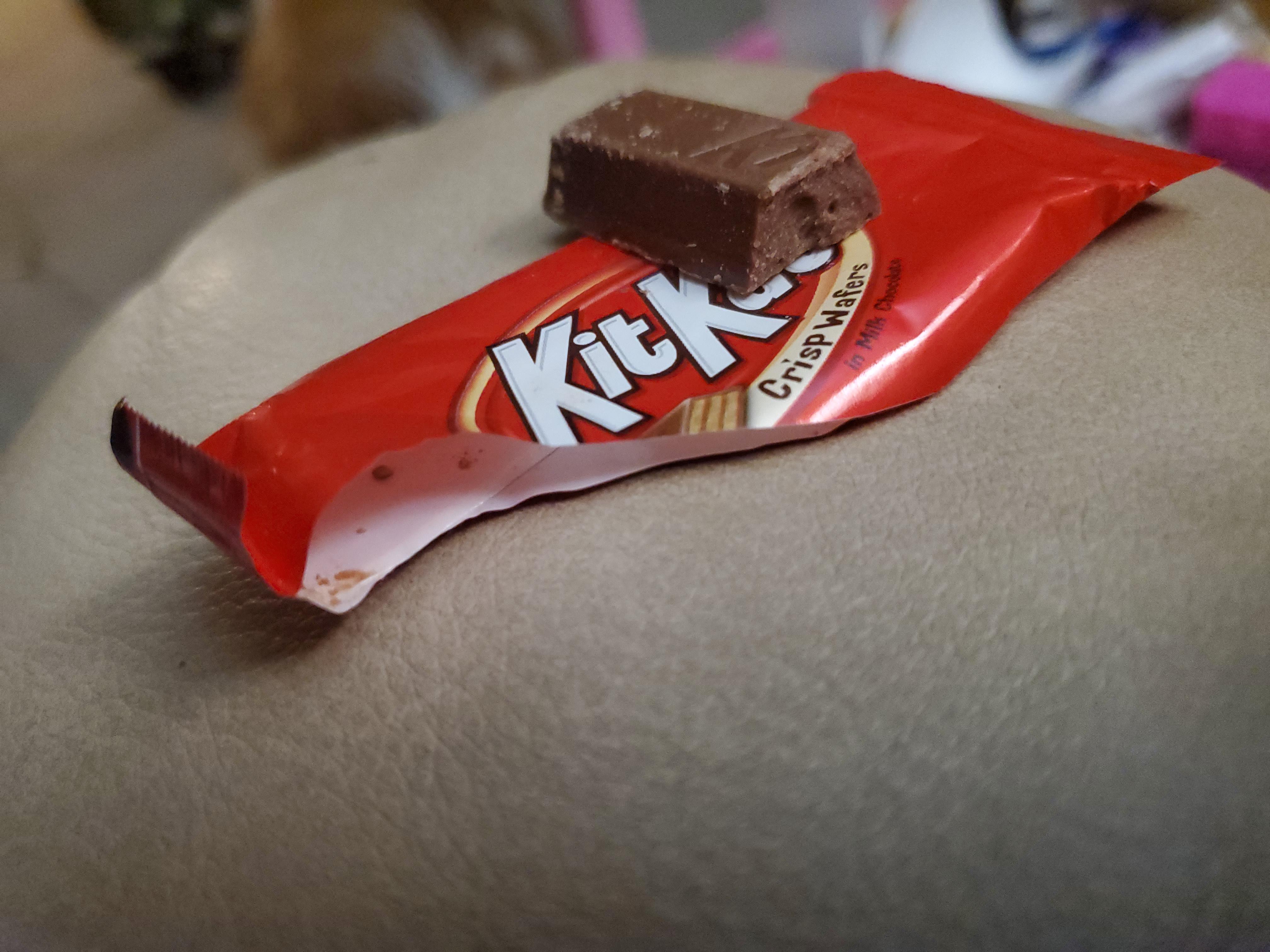 Someone forgot the 'Crisp Wafers' in my KitKat.. | Scrolller