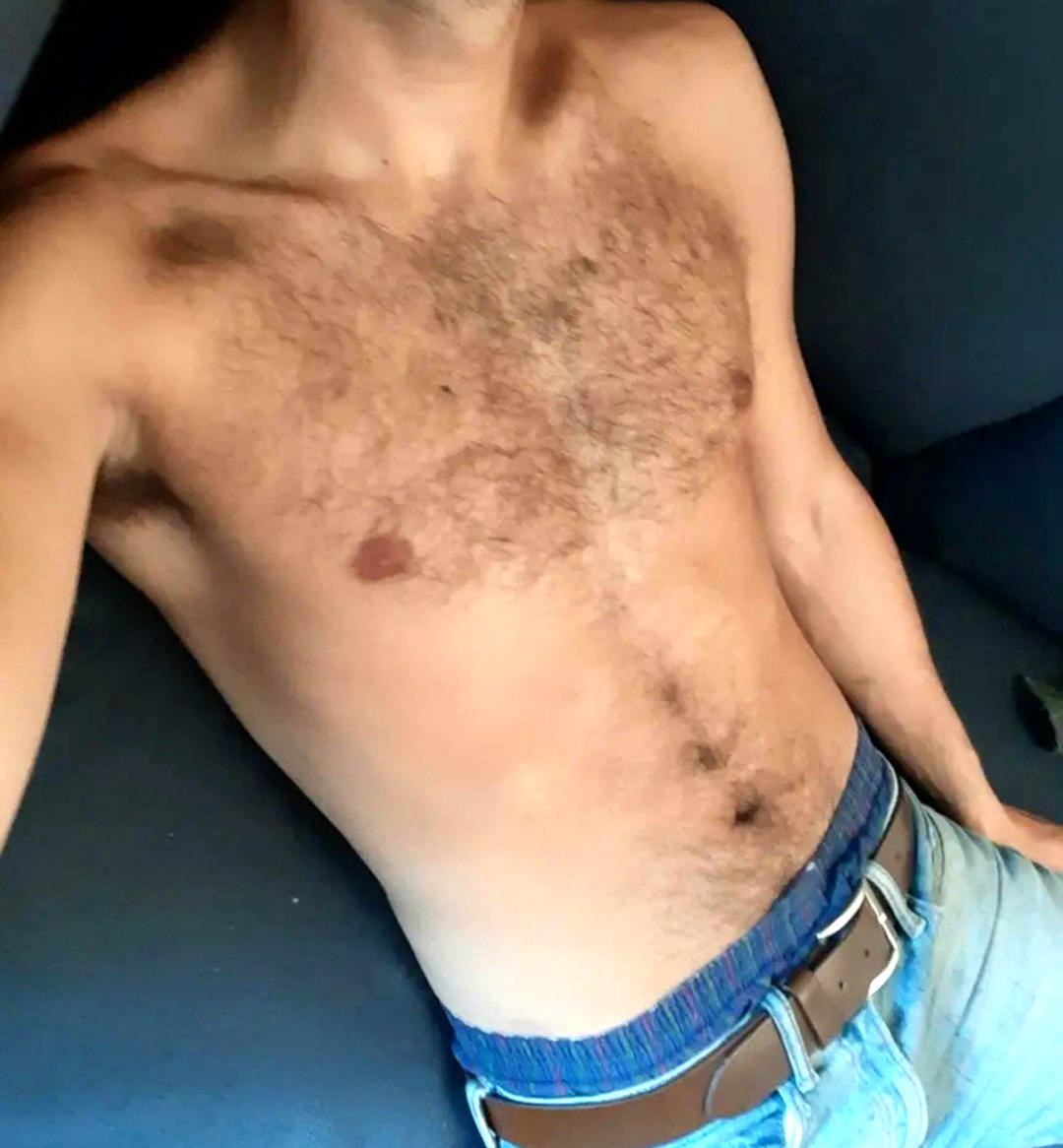 Someone hmu I'm bored 😉 | Scrolller