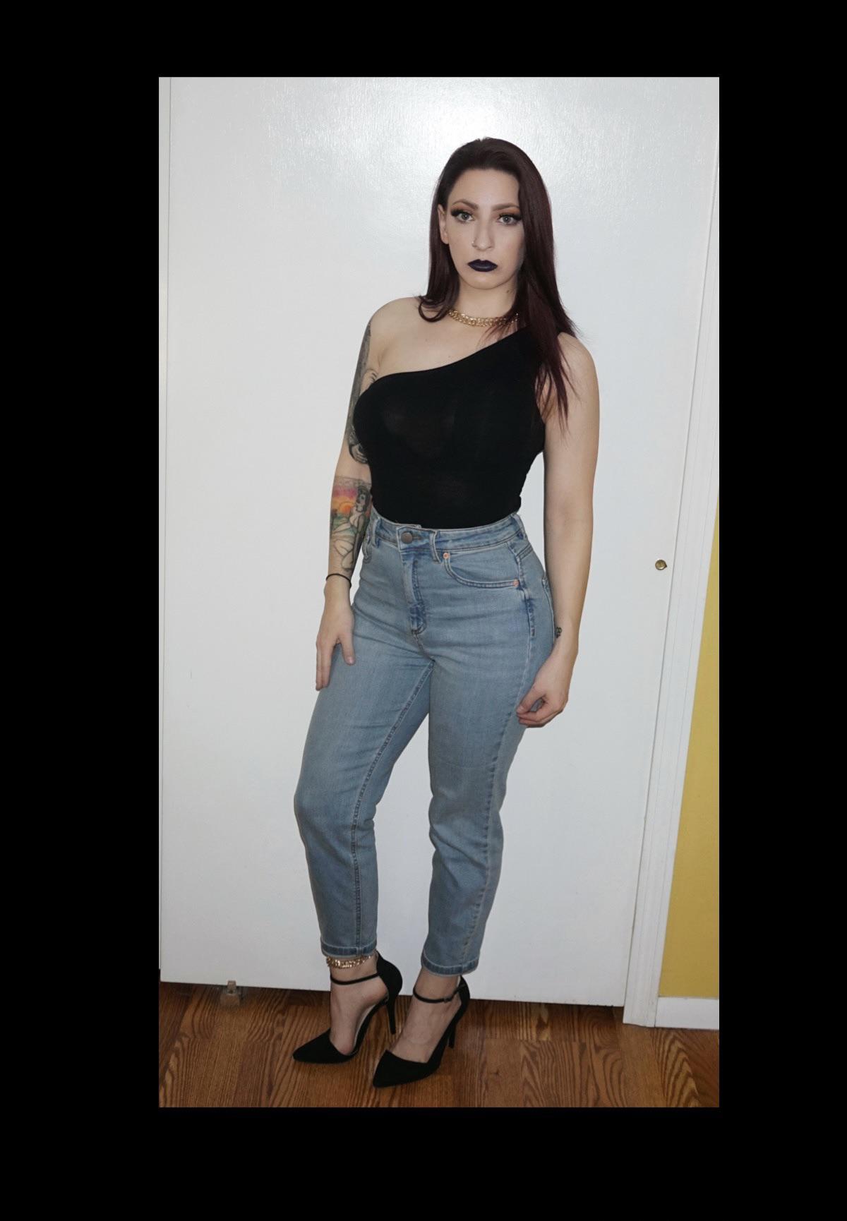 Something about a great heel [f] | Scrolller