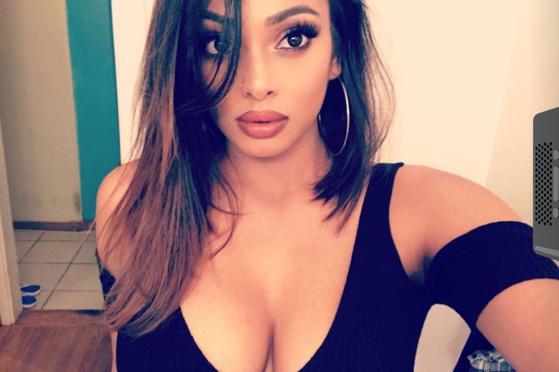 Something peeping | Scrolller