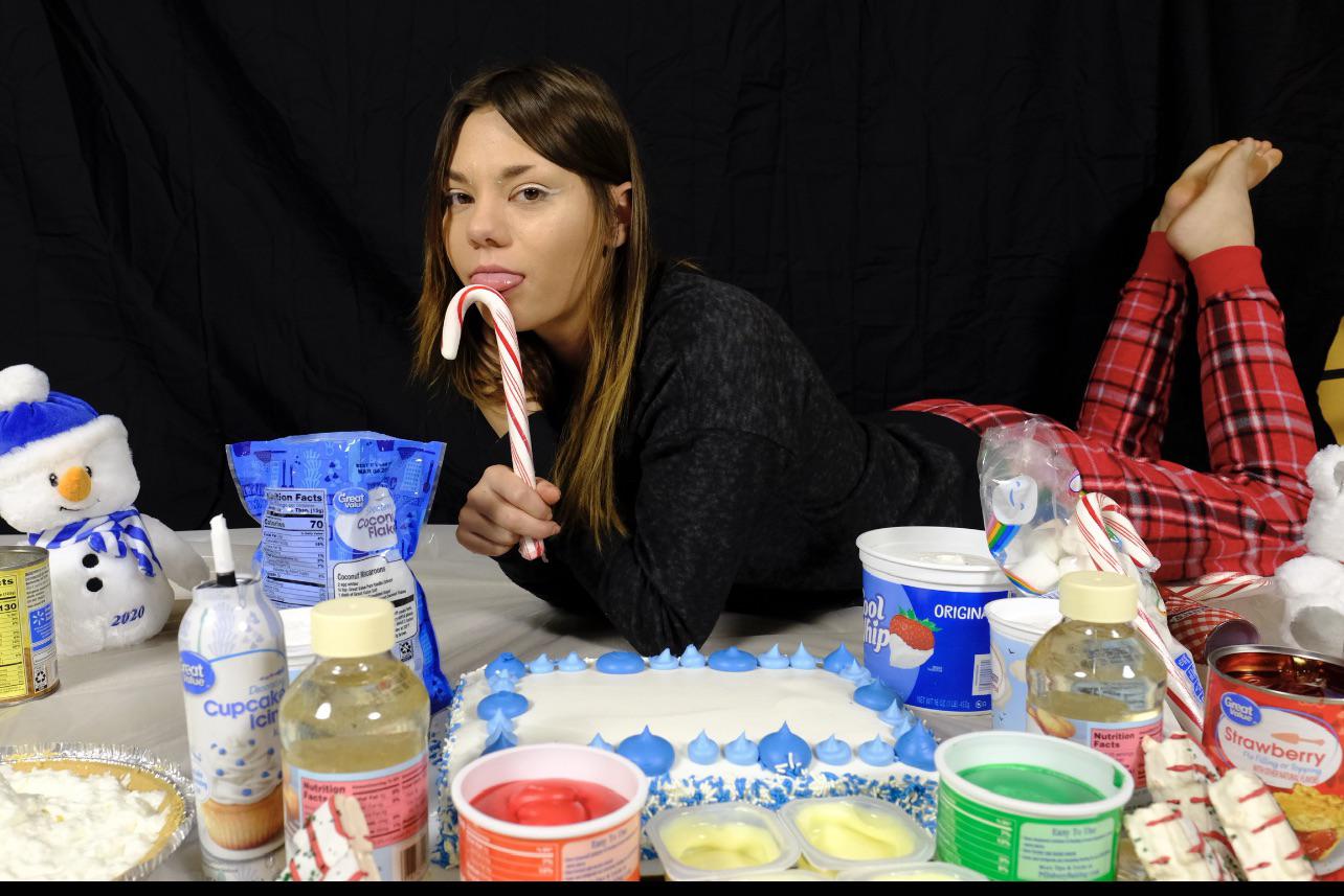 Something tells me she is gonna get really messy | Scrolller