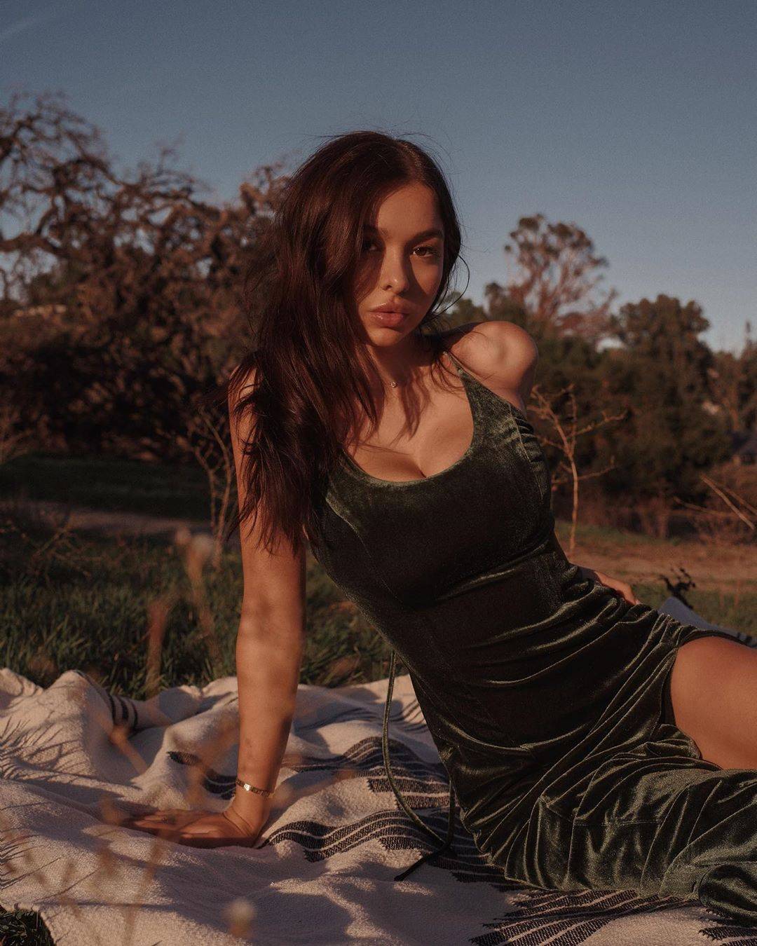 Sophie Mudd | Scrolller