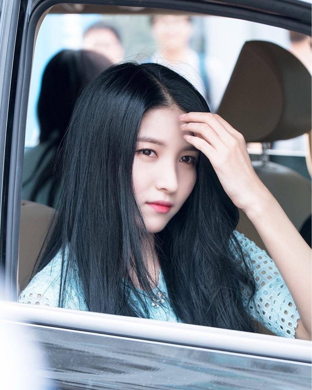 Sowon | Scrolller