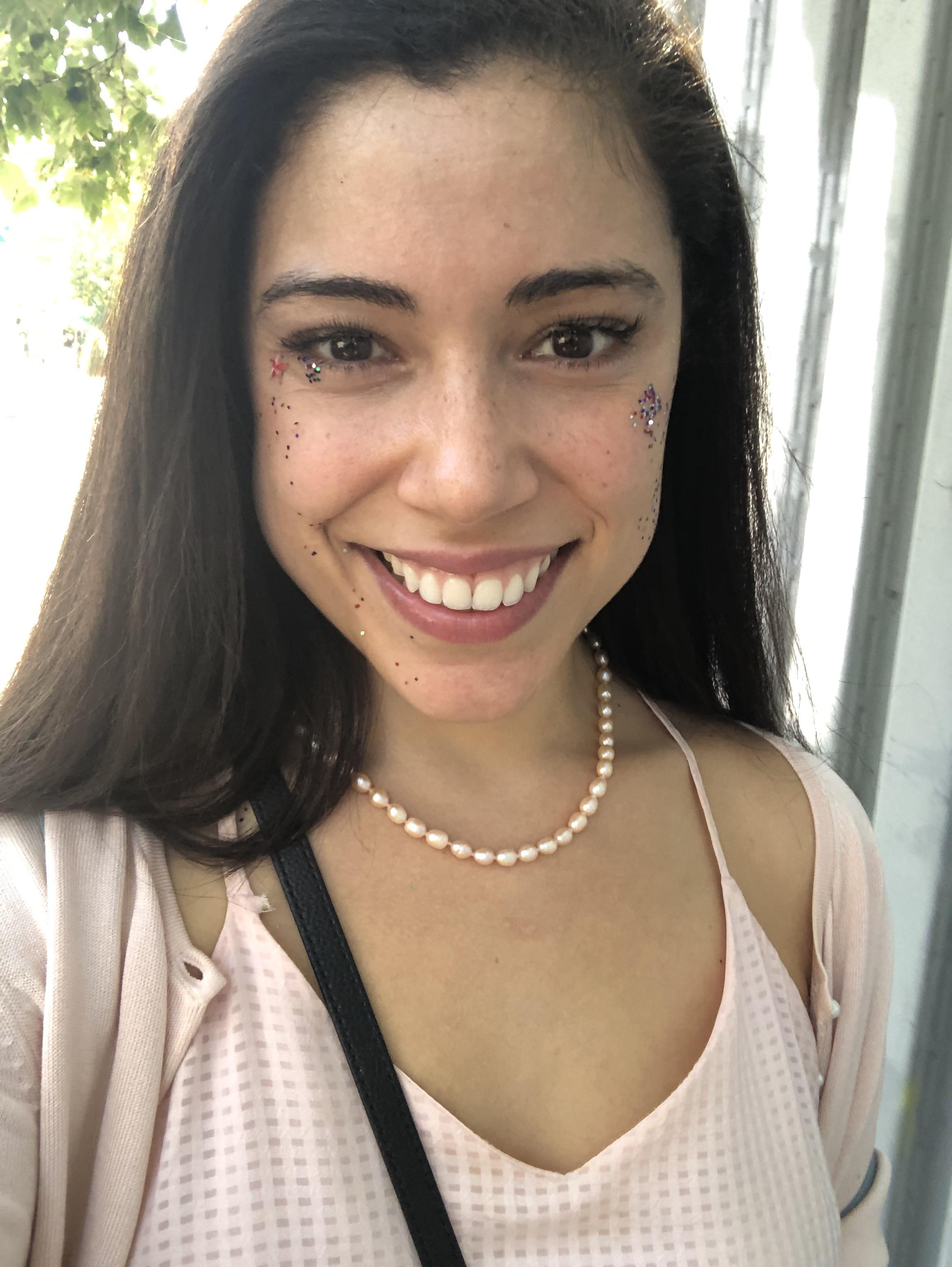 Sparkle face | Scrolller