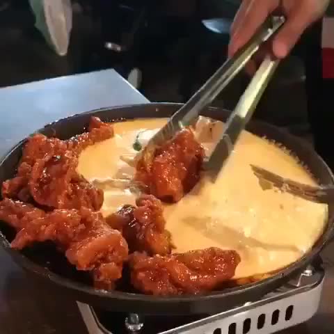 Spicy Korean Fried Chicken with Cheese | Scrolller