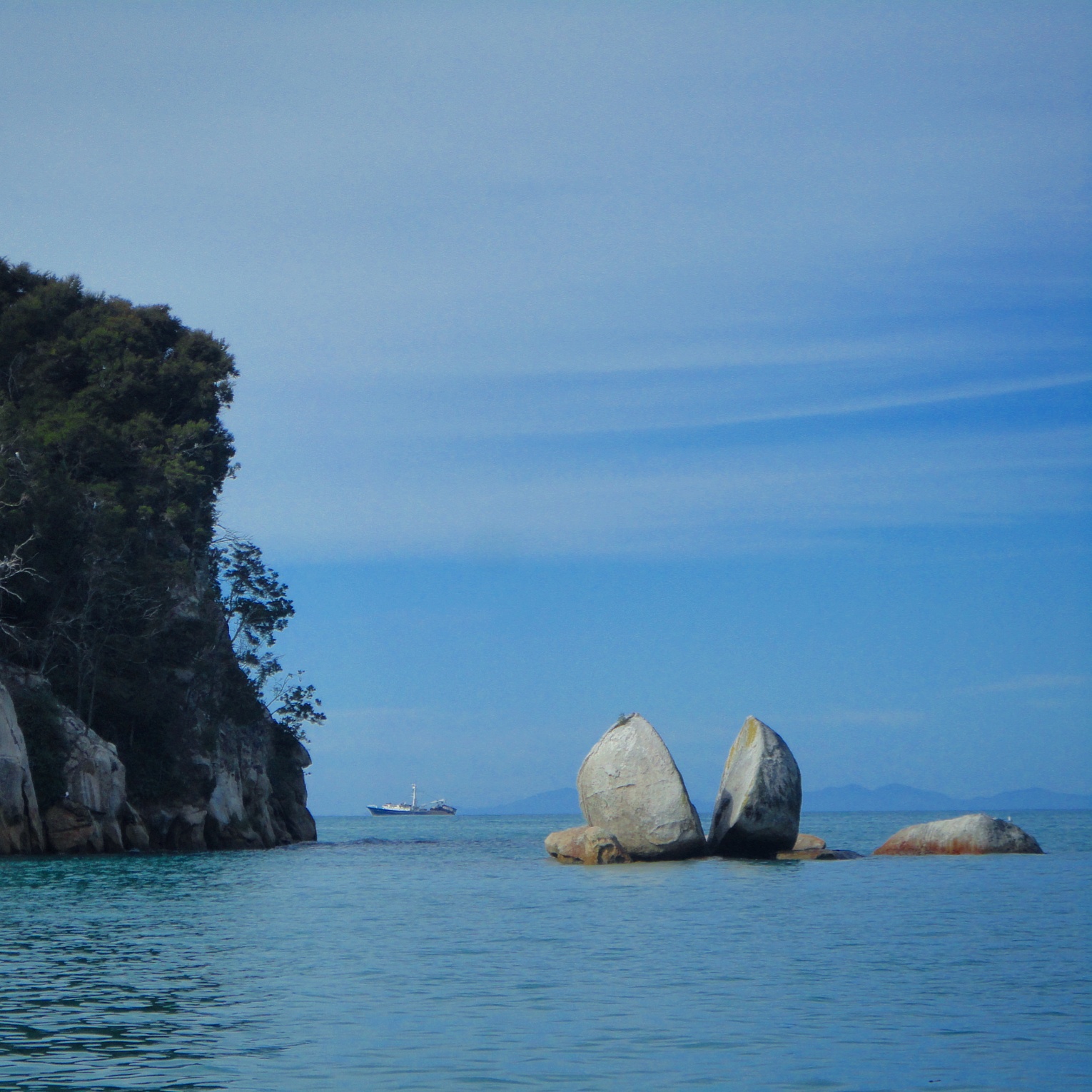 Split Apple Rock. [1530x1530] | Scrolller