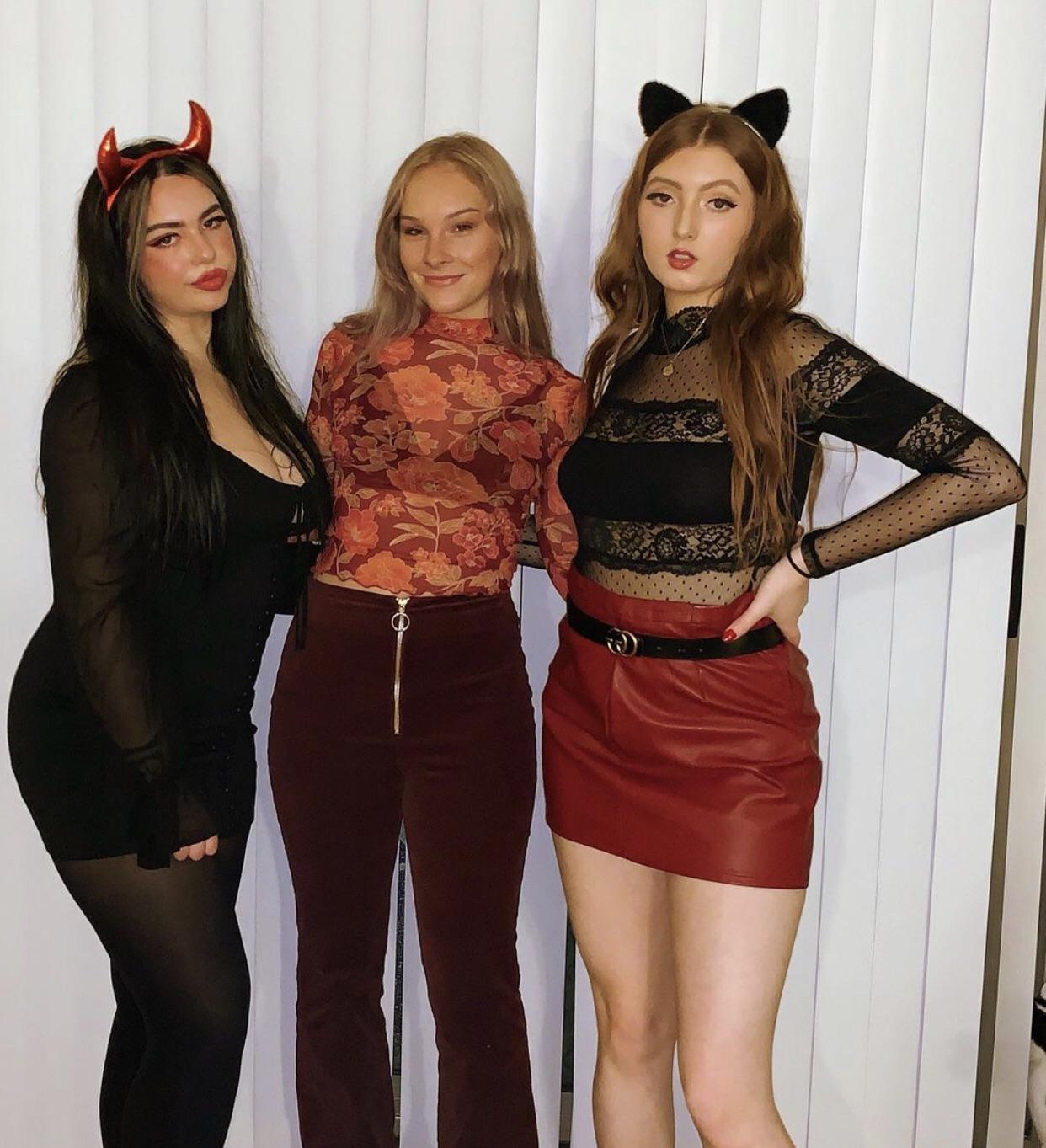 Spooky Girls | Scrolller