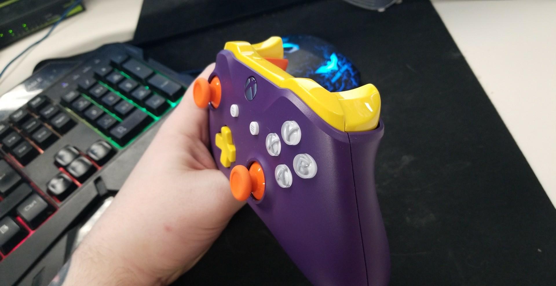 Spyro Themed Controller | Scrolller