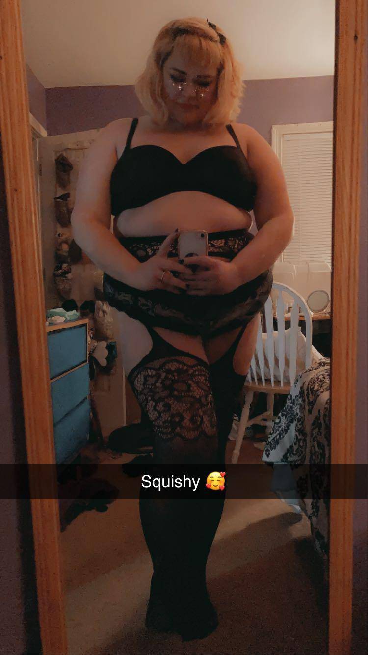 Squishy in lace | Scrolller