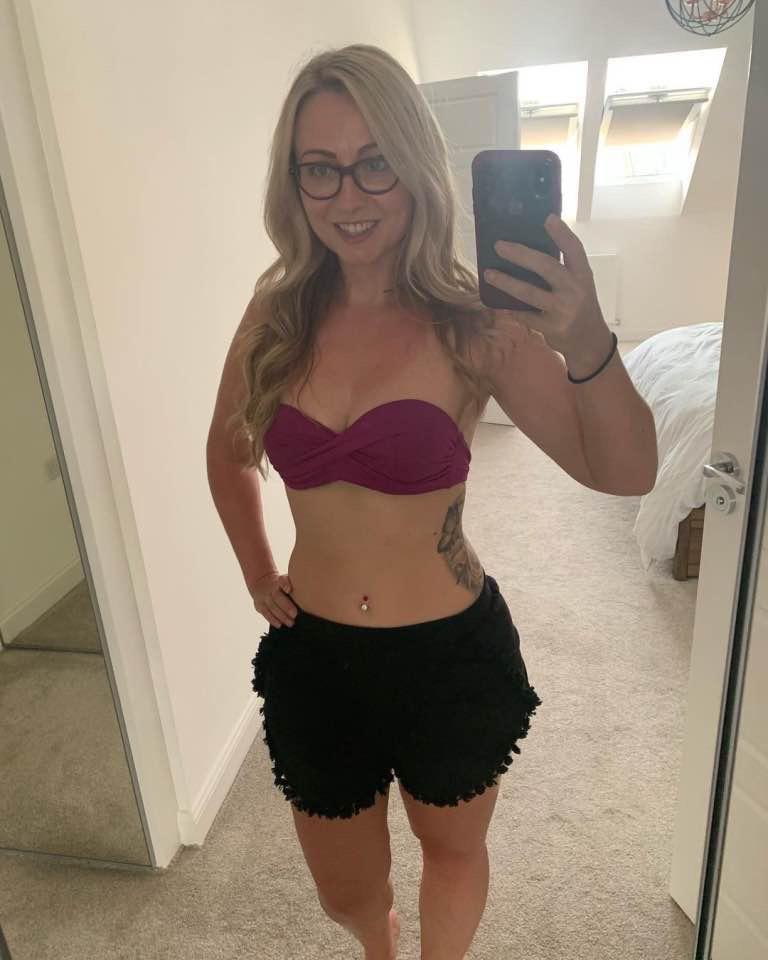 Stacey needs attention | Scrolller