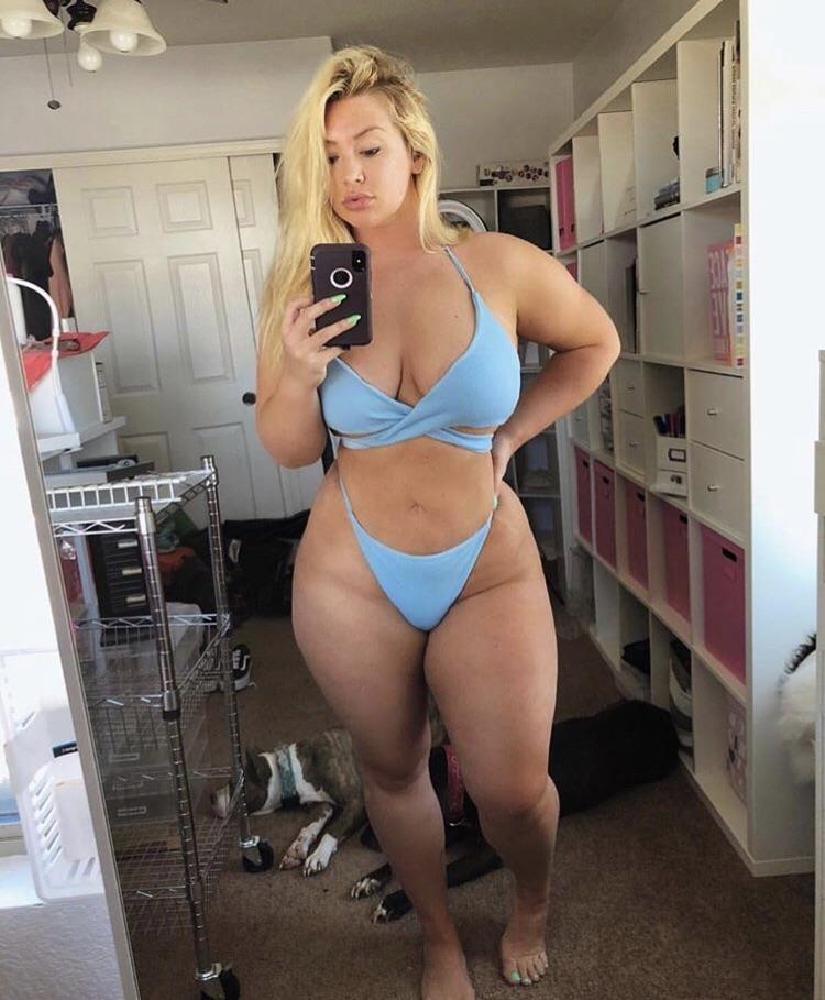 Stephanie Casey | Scrolller