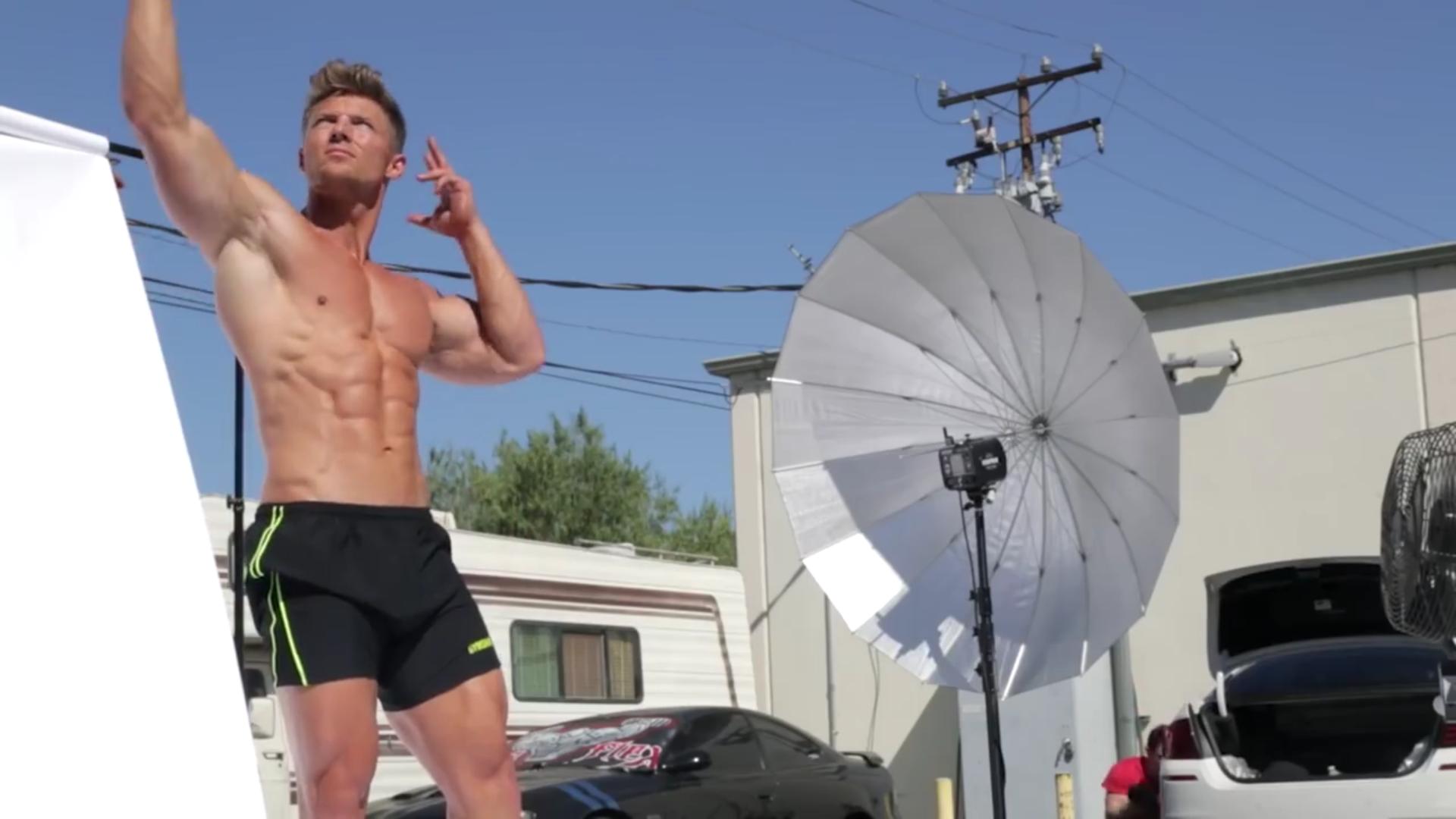 Steve Cook giving us the perfect pose of the God | Scrolller