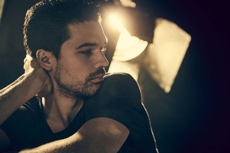 Steven Strait | Scrolller
