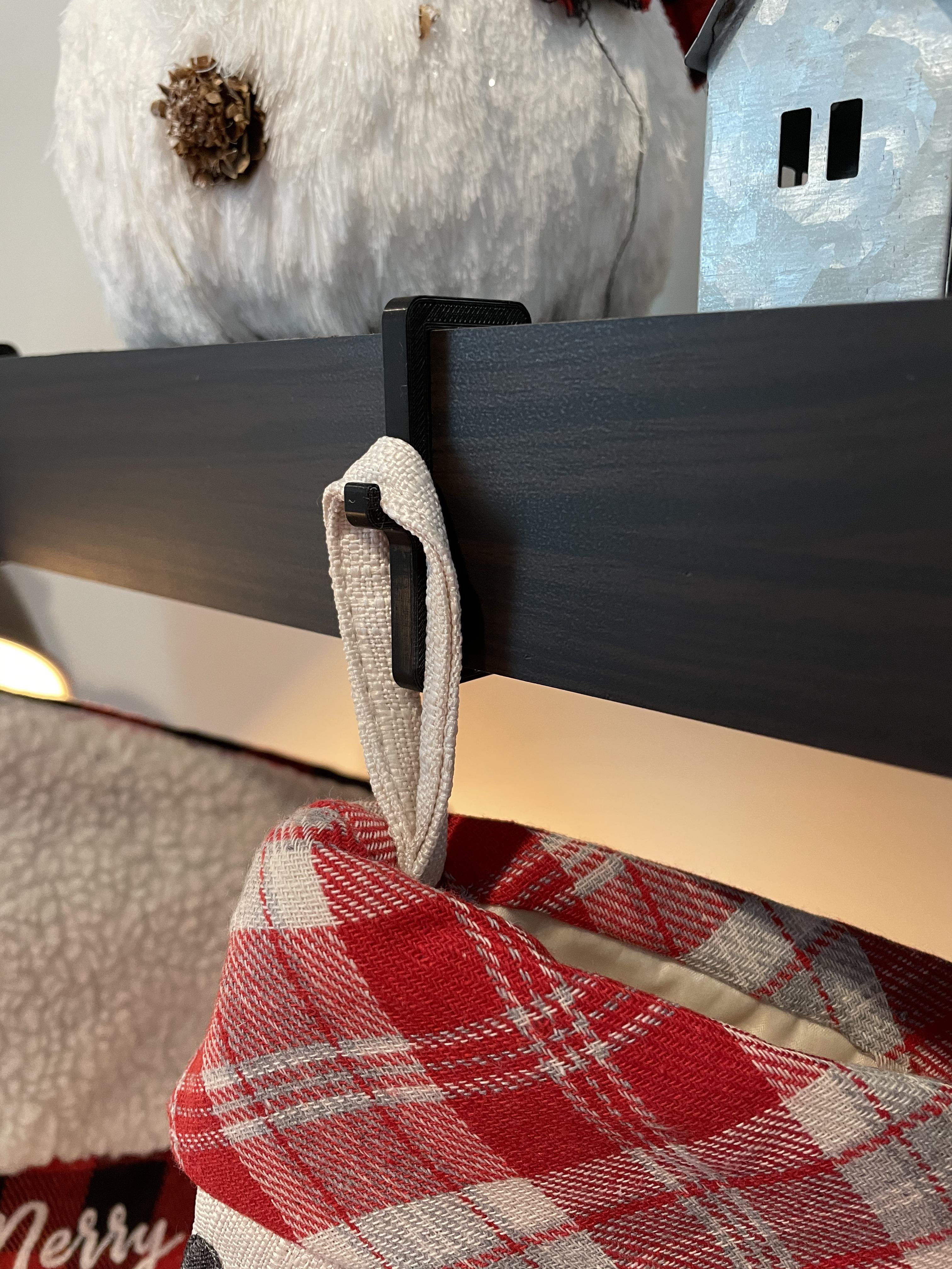 Stocking hangers to hug the shelves | Scrolller