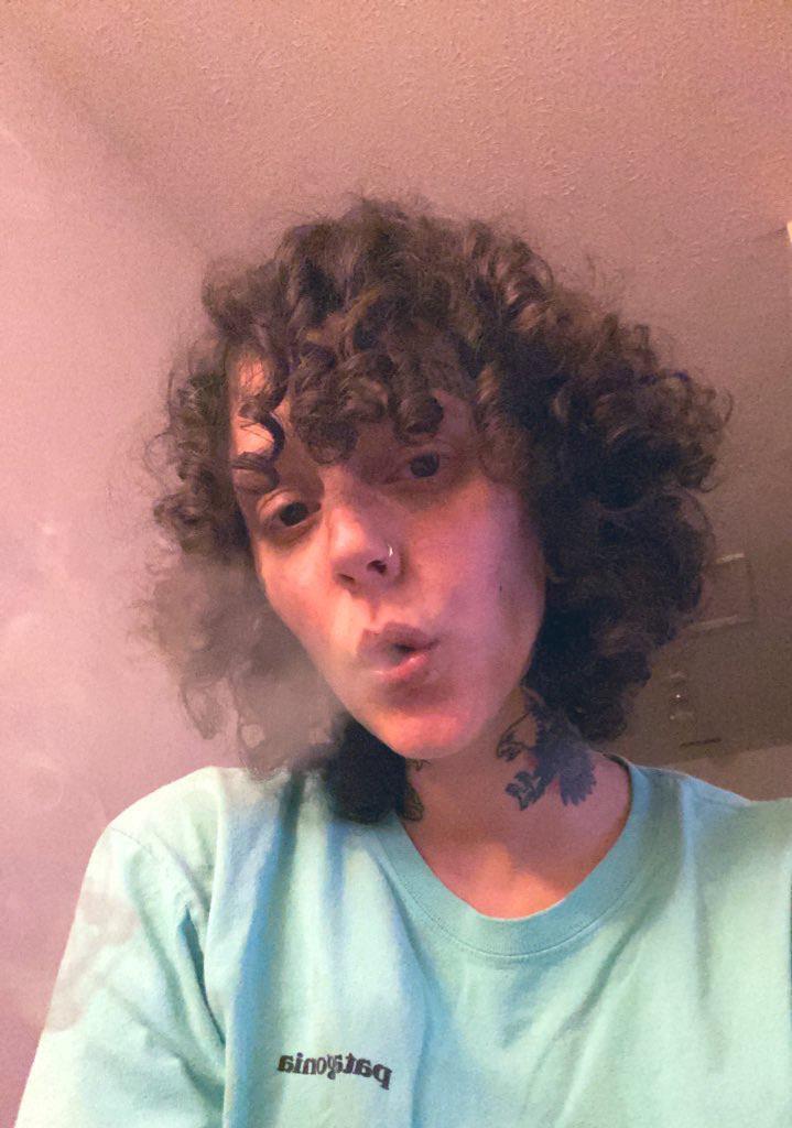 Stoned and curly | Scrolller