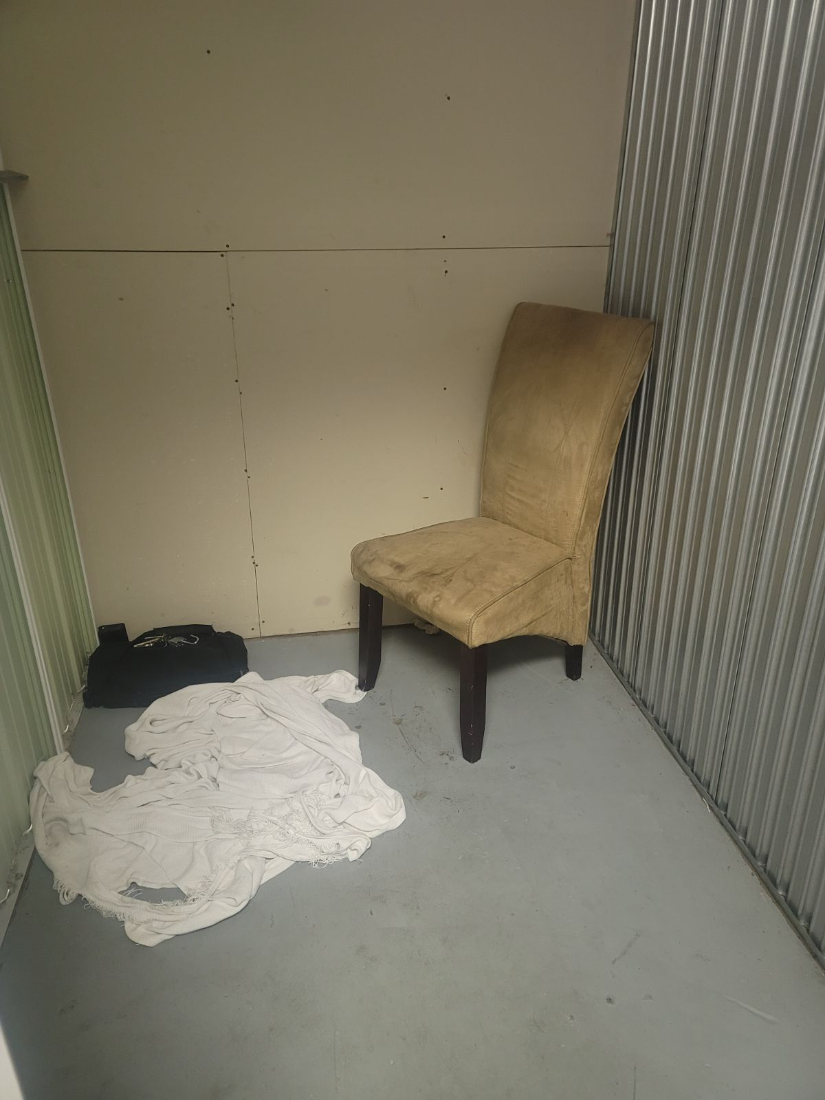 Storage unit gloryhole/gloryshed for discreet and married men. Located in Sanford. | Scrolller