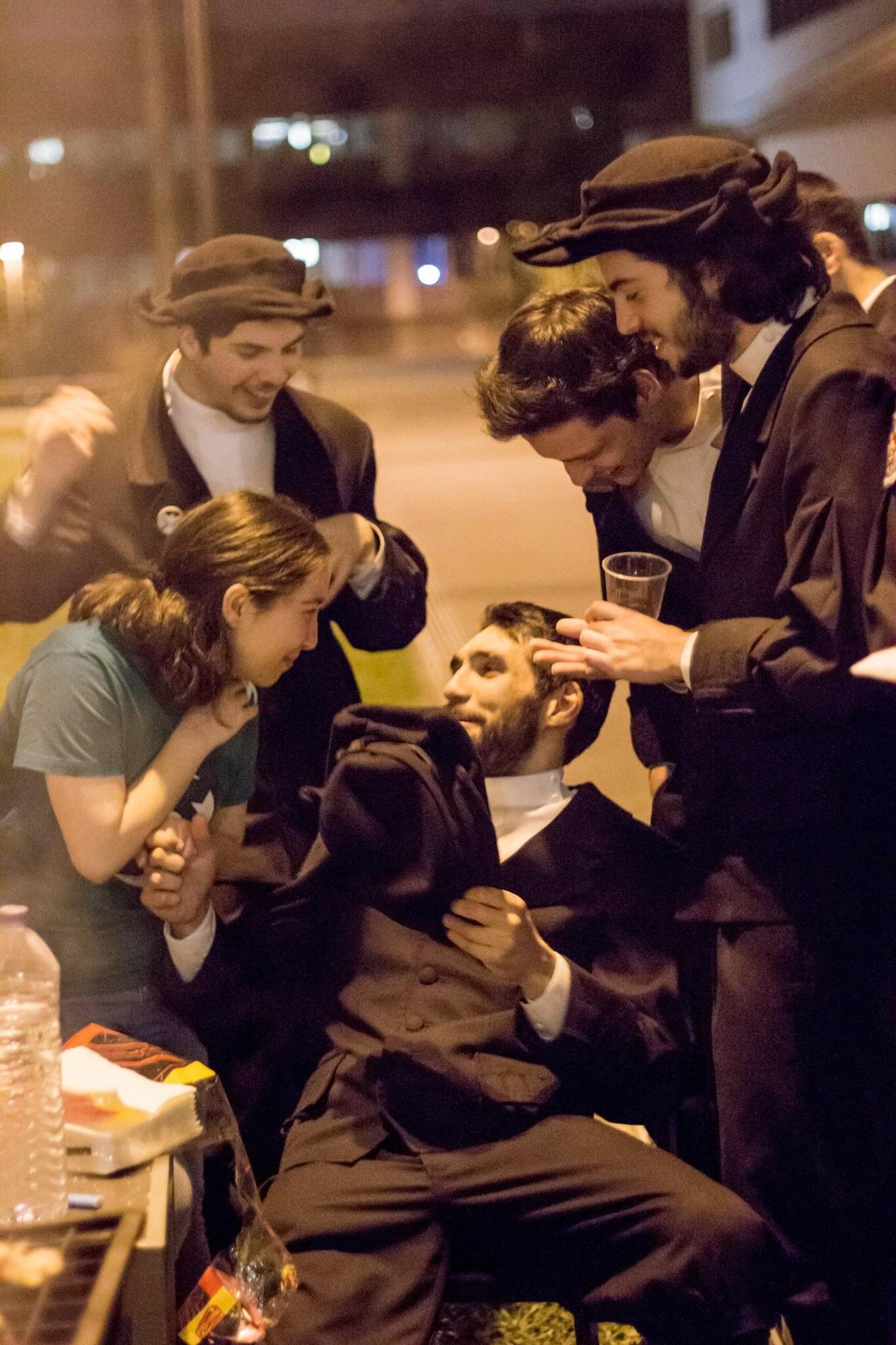 Story teller | Scrolller