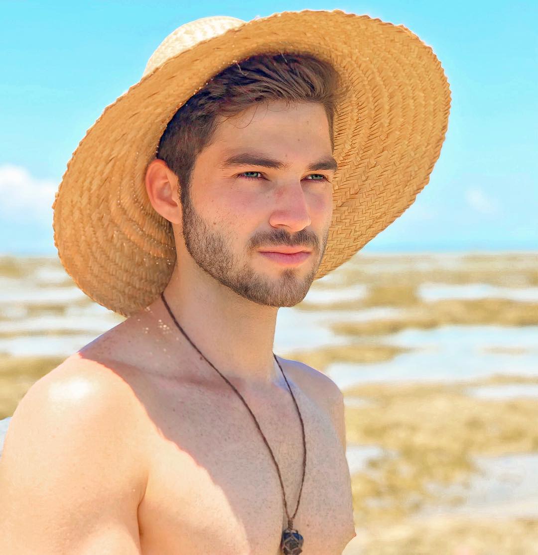 Straw hat | Scrolller