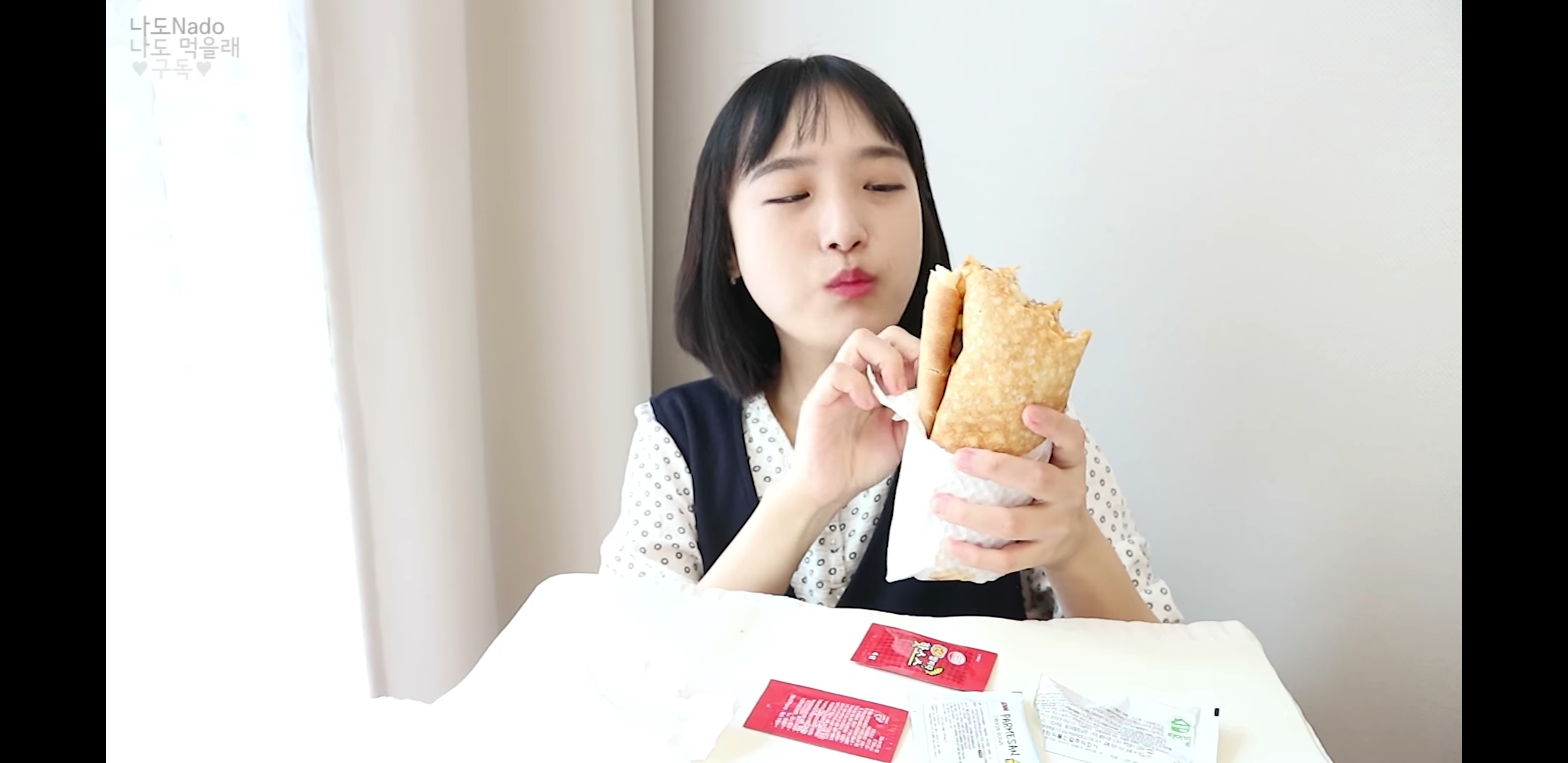 Stress eating 101: roll up an entire pizza | Scrolller