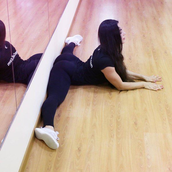 Stretching (from /r/JustFitnessGirls) | Scrolller