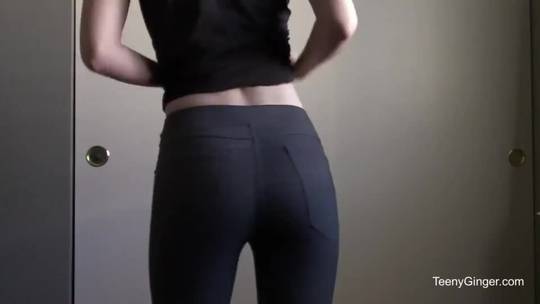 Stripping and using my panties to cum | Scrolller