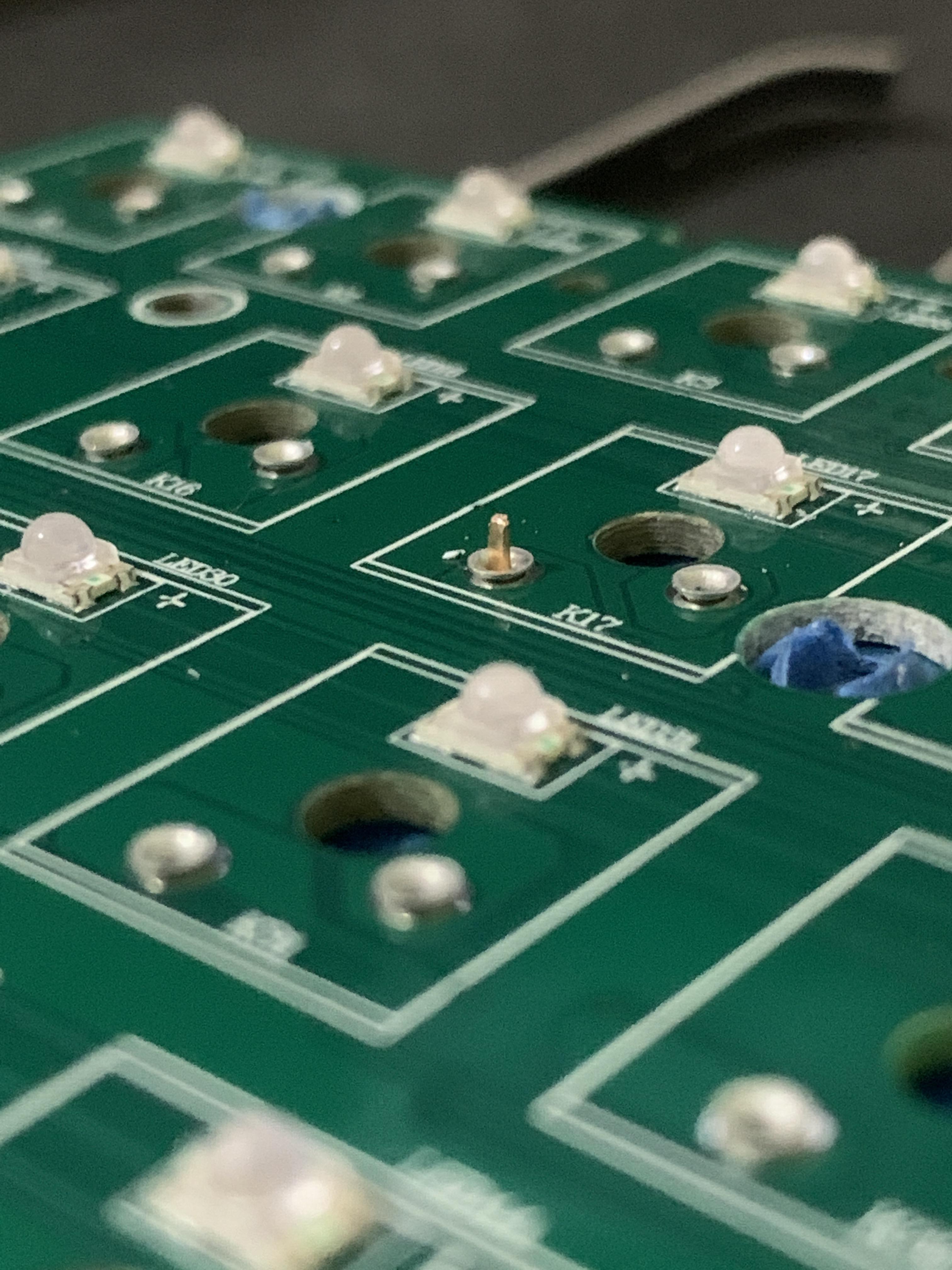 Stuck Switch Pin on pcb | Scrolller