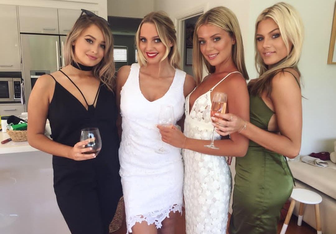 Stunning blondes | Scrolller