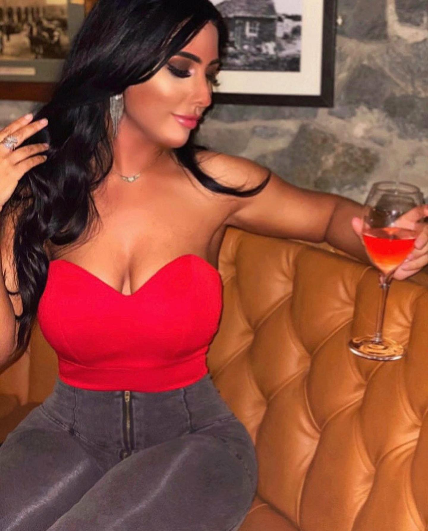 Stunning | Scrolller