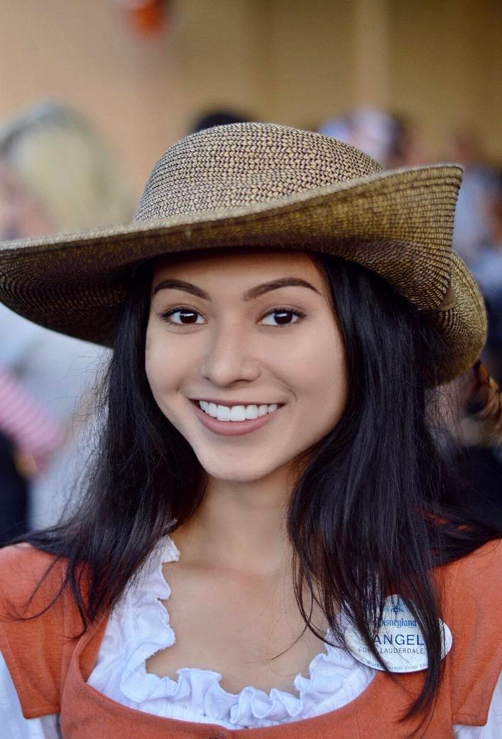 Stunning Cast Member | Scrolller