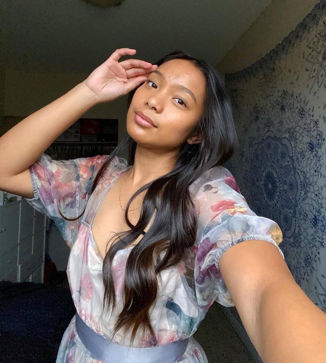 Stunning Filipina | Scrolller