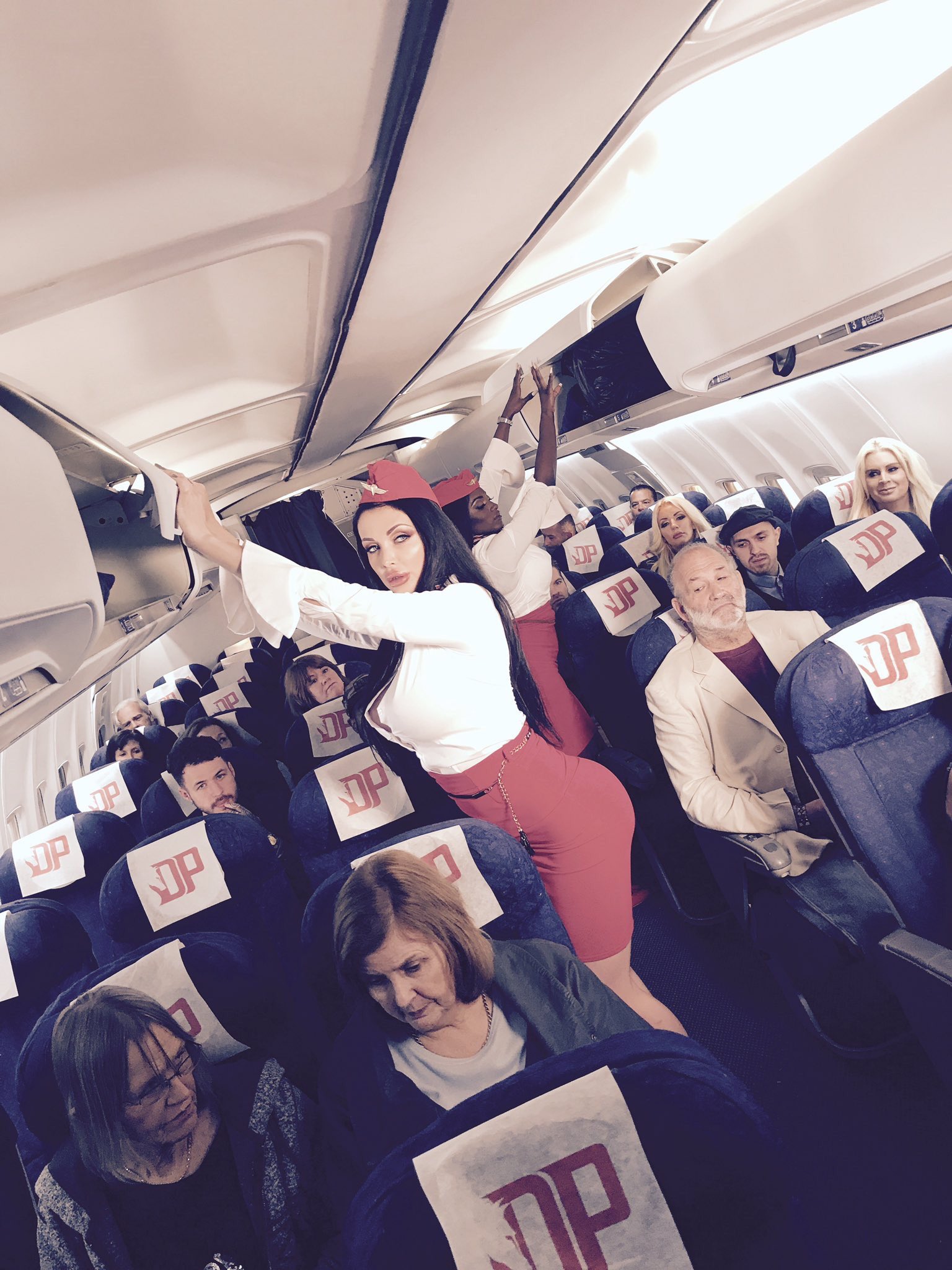 Stunning flight attendant | Scrolller