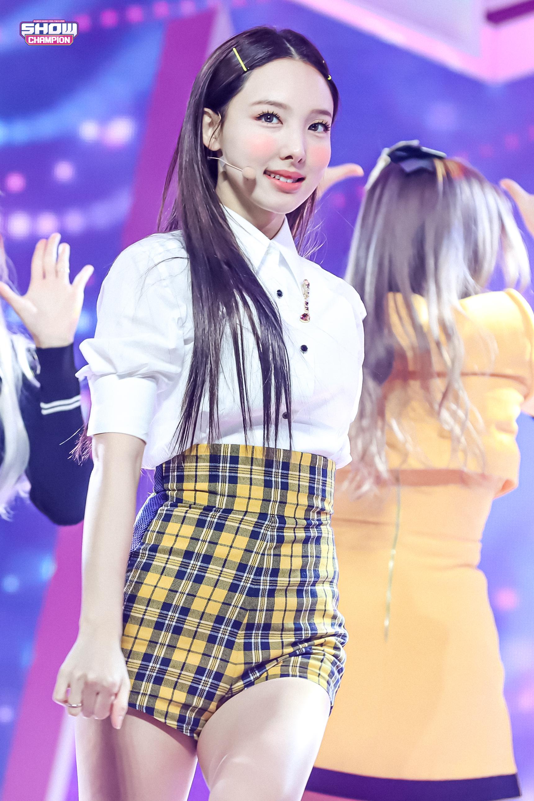Stunning Nayeon | Scrolller