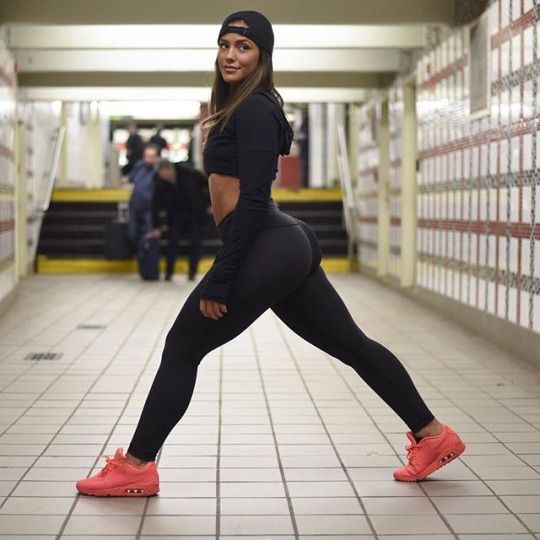 Subway stopper | Scrolller