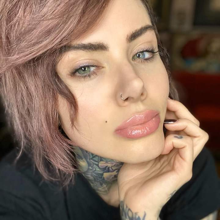 Such a fuckable face and mouth | Scrolller