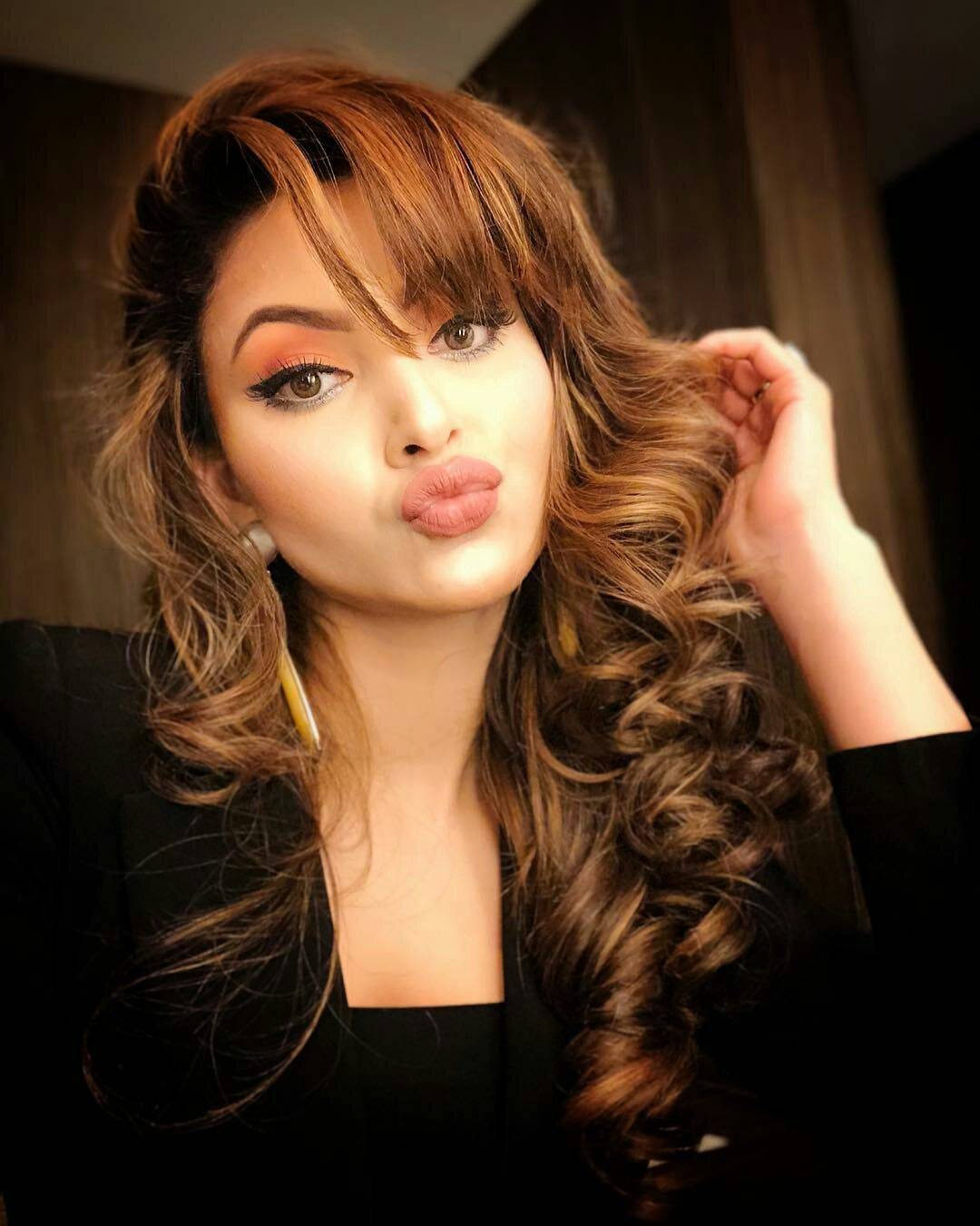Suckable Lips Of Urvashi Rautela💋👅 Scrolller