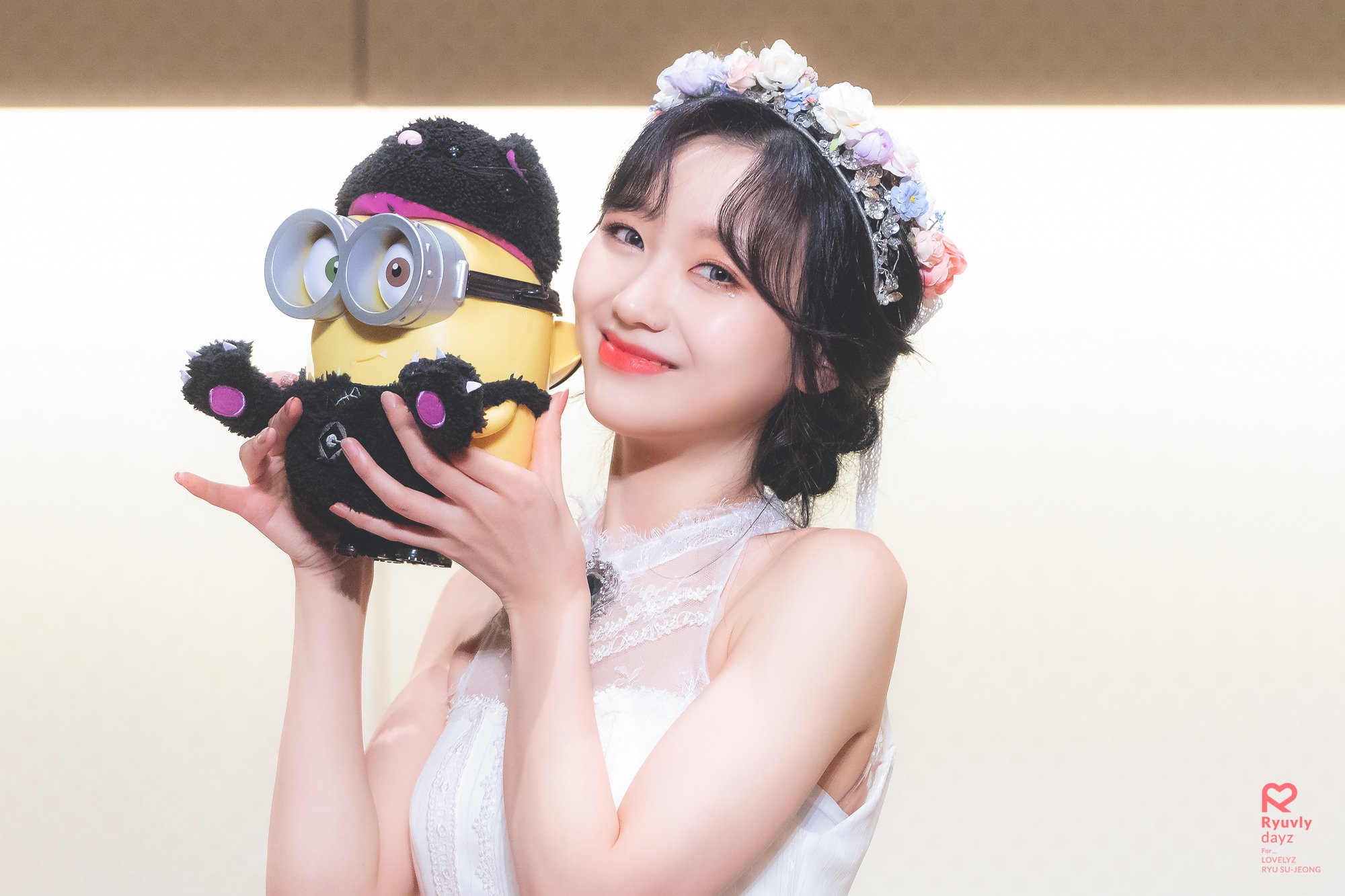 Sujeong & Minion | Scrolller