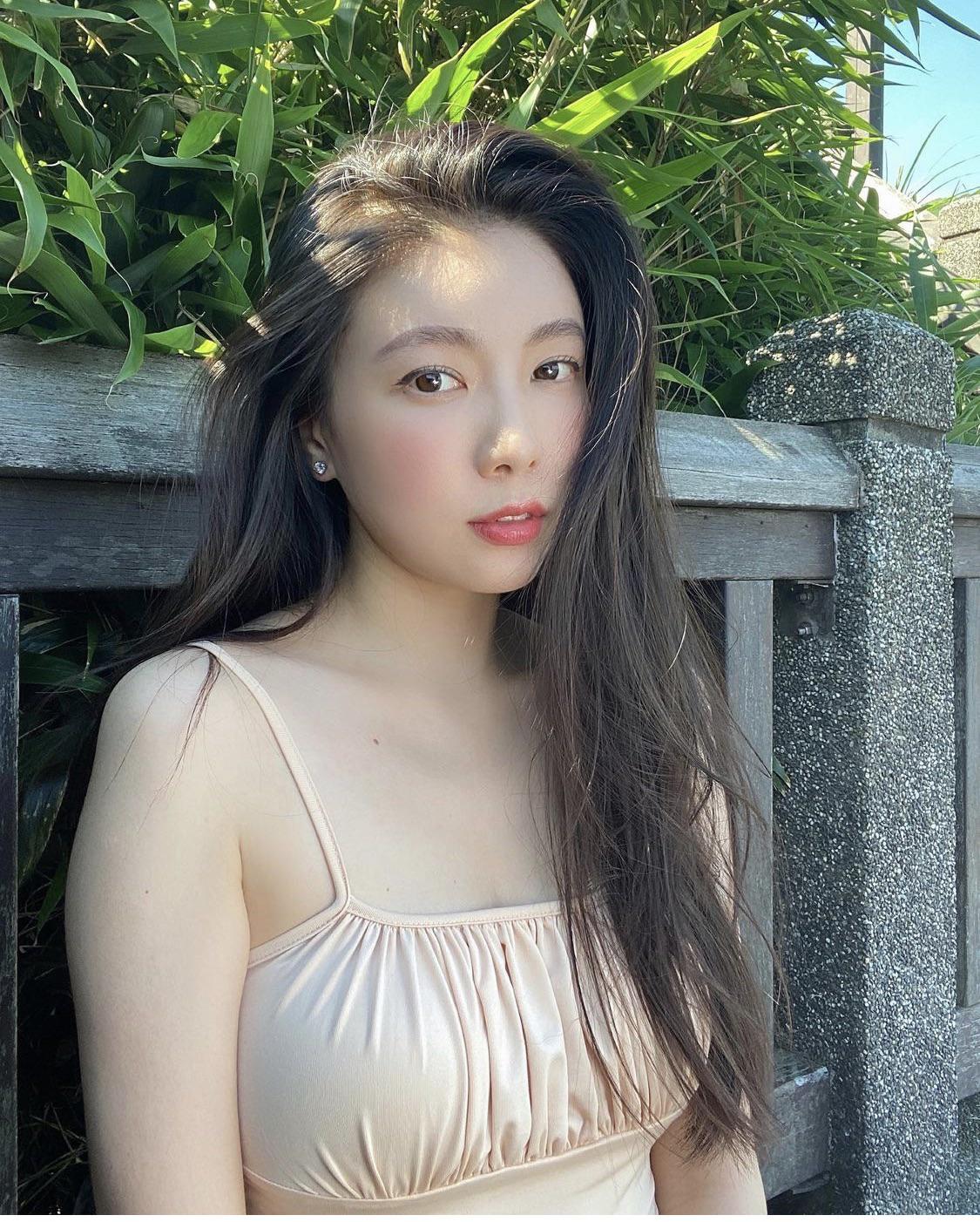 sultry and beautiful | Scrolller