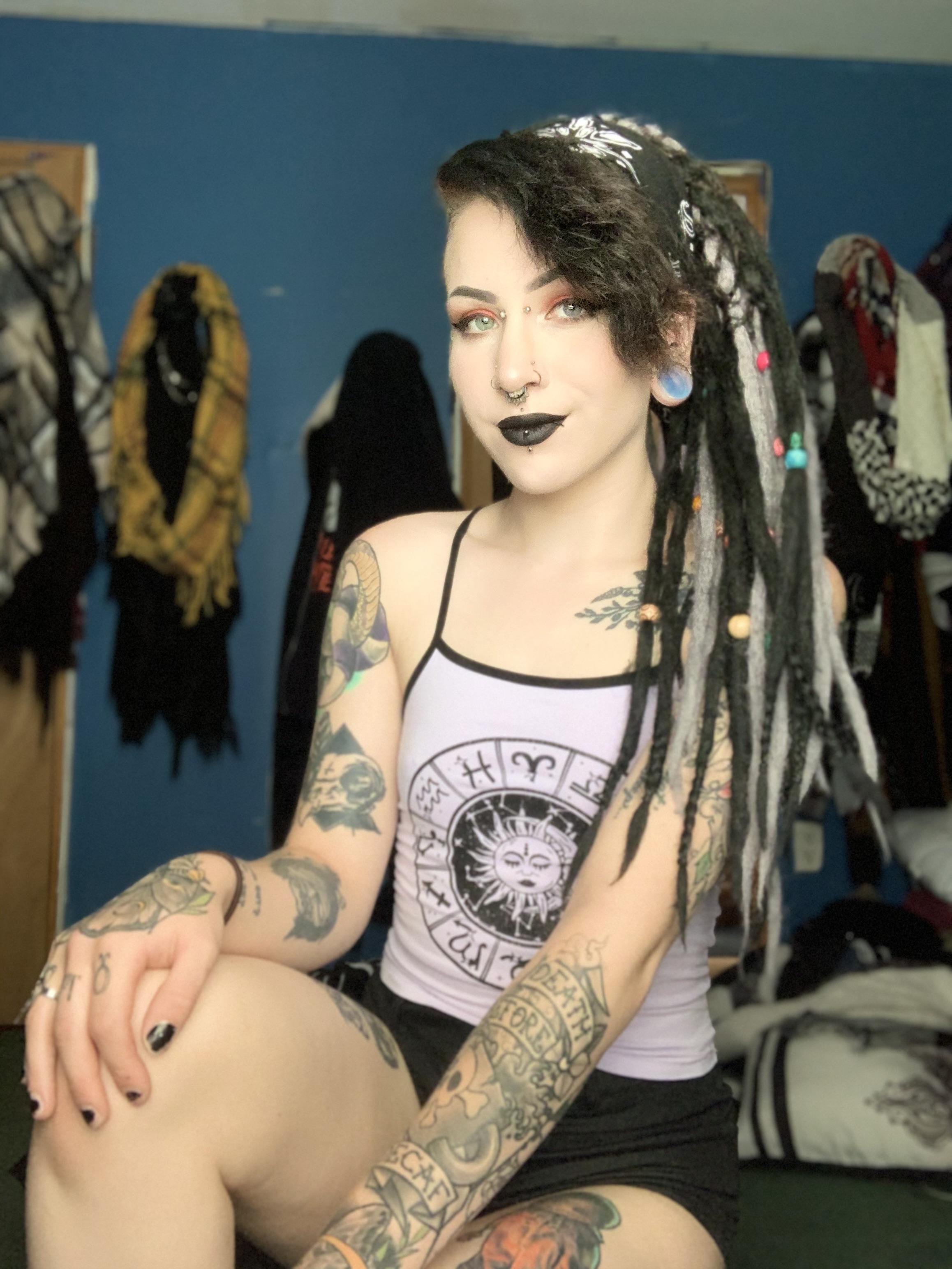 Summer goth! | Scrolller