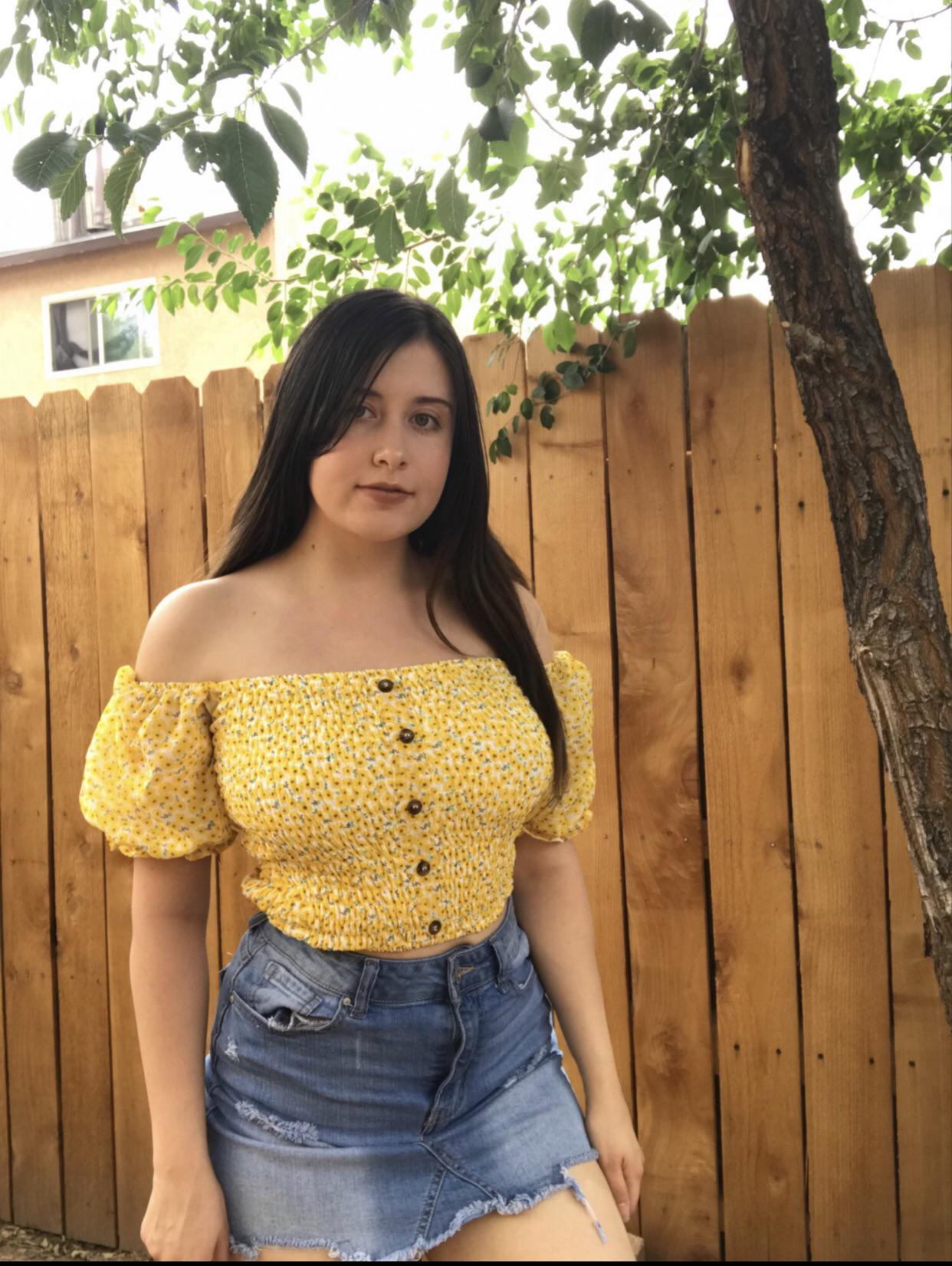 Sunflower 🌻 | Scrolller