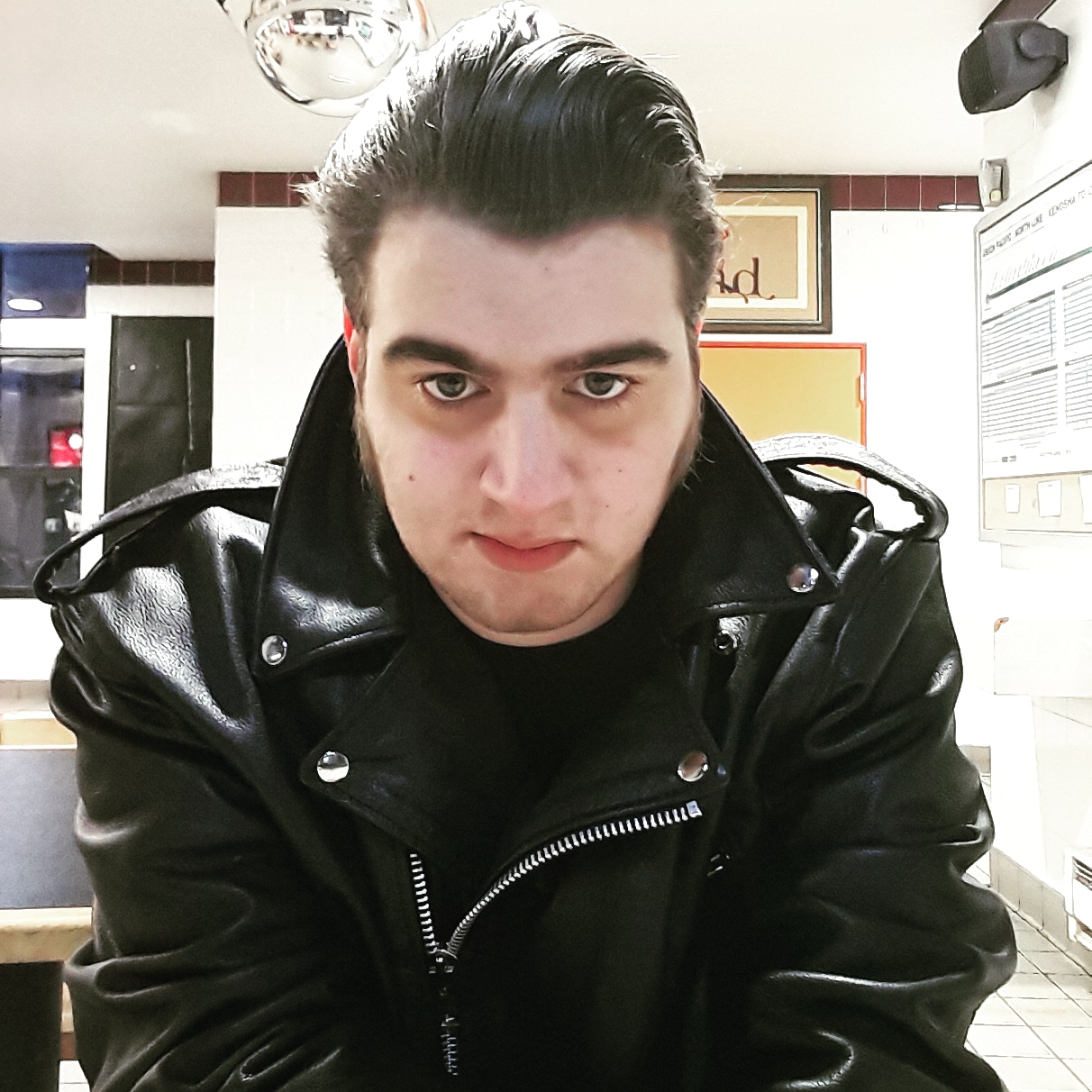 Sup cats | Scrolller