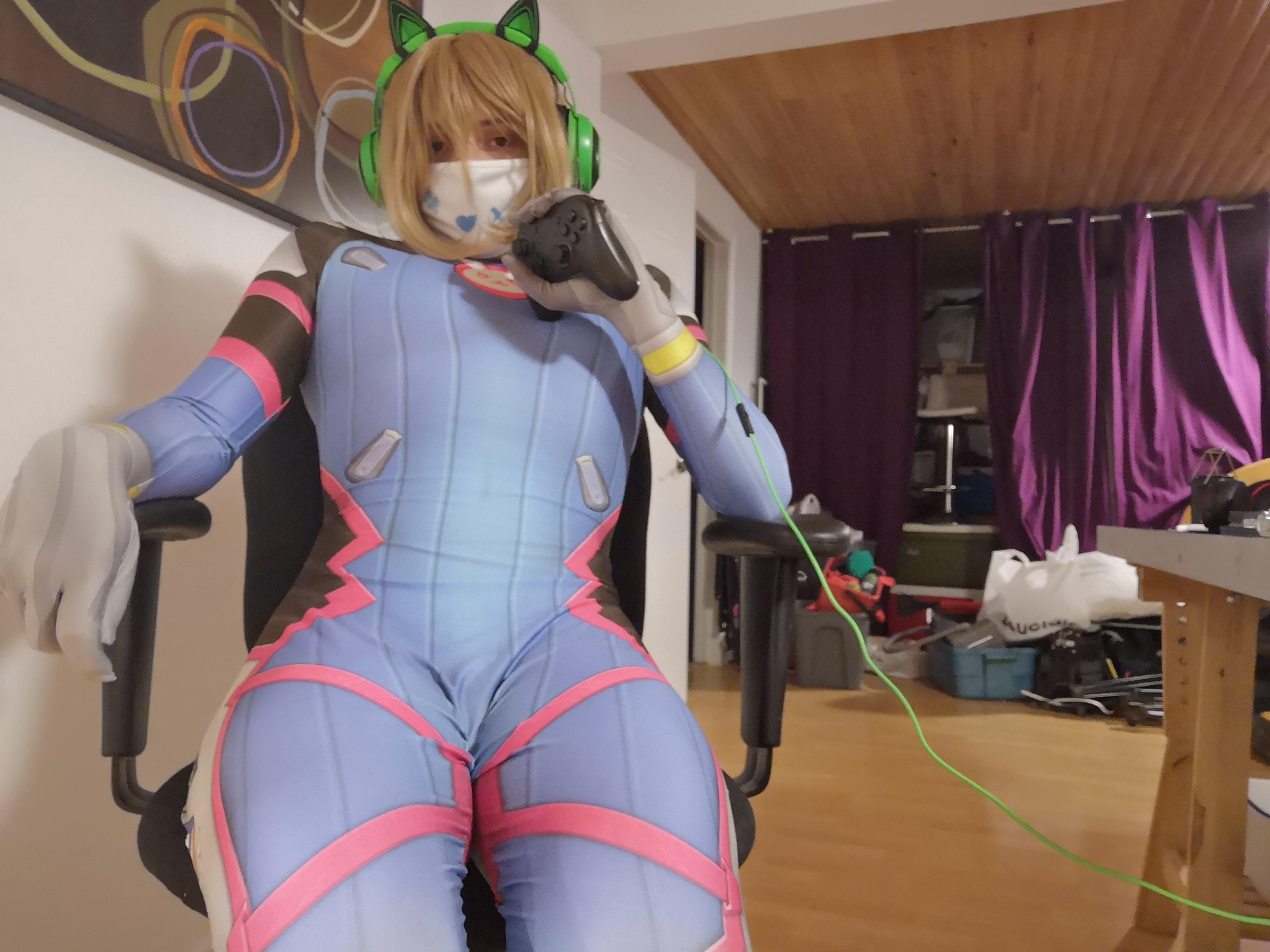 Sup gamer boiiii wanna ger squishhhh ???? | Scrolller